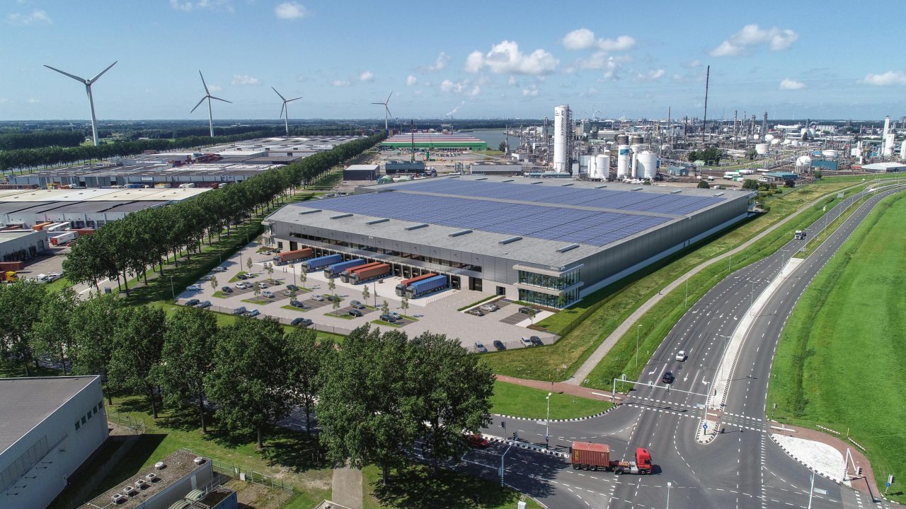 DHG VERHUURT 22.000 M² VAN SMARTLOG ROTTERDAM 9 AAN FOX GLOBAL LOGISTICS