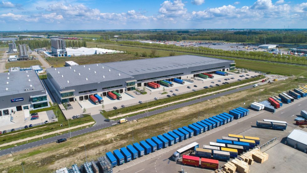 DHG VERHUURT 29.000 M² ADR SMARTLOG IN MOERDIJK AAN LESCHACO